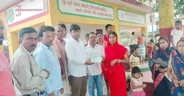 Ramgarh News: मुख्यमंत्री सहायता राहत कोष से मिला आर्थिक सहयोग, पूर्व ...